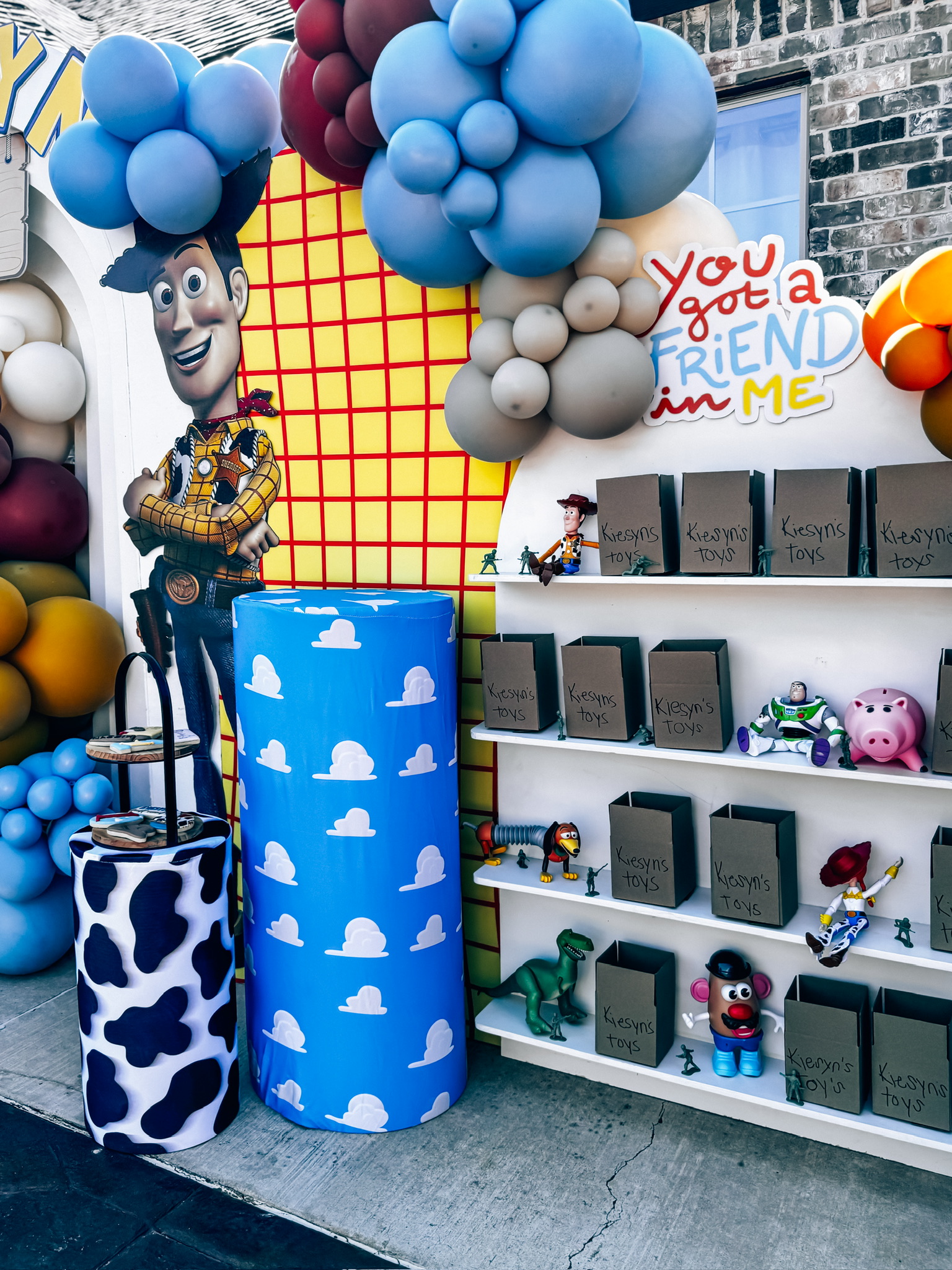 Buzzing into One | A Modern Toy Story Party - landpartyrentals.com
